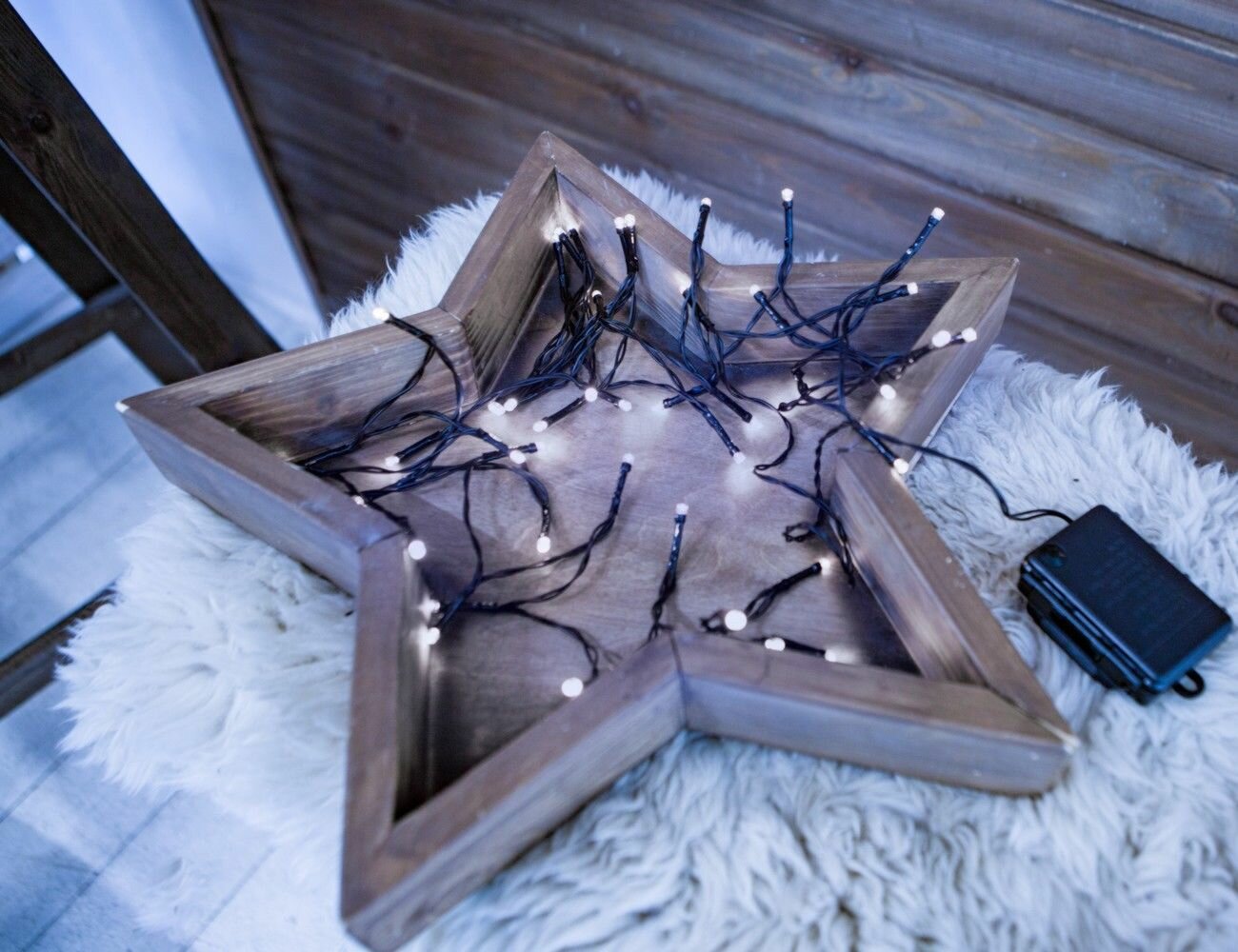 Светодиодная гирлянда на батарейках Koopman 3.5 м, 48 холодных белых LED ламп, черный ПВХ, контроллер, IP44, Koopman International AX8415010