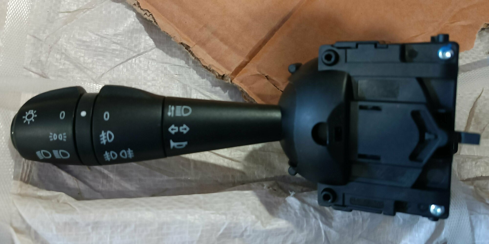 Подрулевой переключатель поворотов (с ПТФ и кнопкой сигнала) для Рено Логан 2 (14-18), Дастер (10-18)