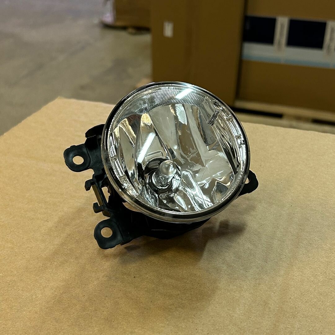 Фара противотуманная для а/м Lada Vesta, XRay, Renault Logan - CARTRONIC арт. CRTR0108708