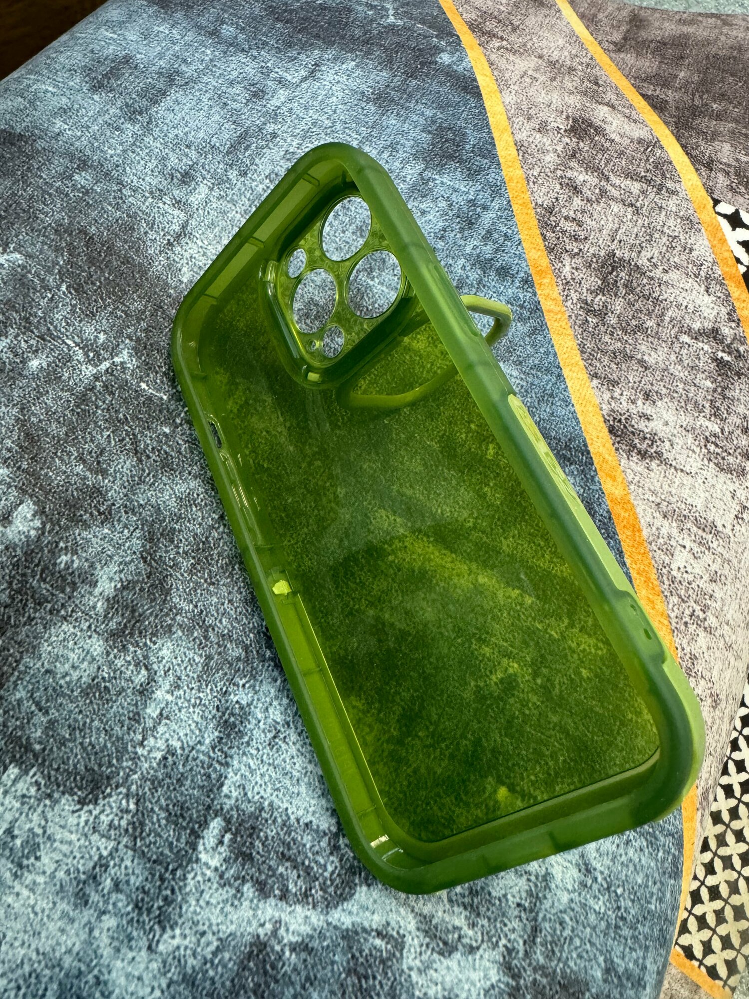 Чехол панель накладка бампер MyPads Girm на iPhone 13 Pro тонкая силиконовая крышка с защитой задней камеры с выдвижным кольцом подставкой зеленый .