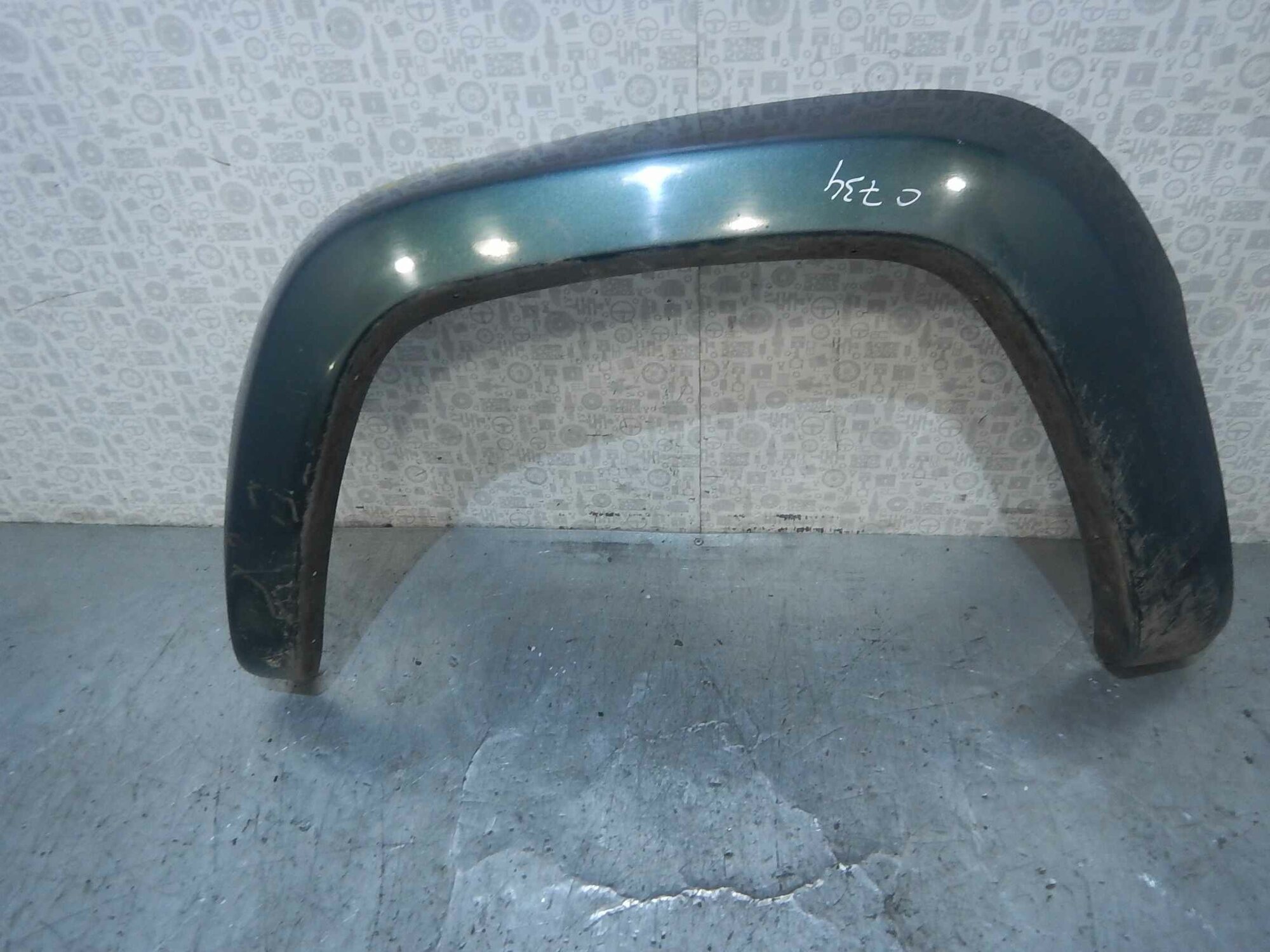 Накладка (молдинг) крыла переднего левого Jeep Cherokee 3 5GH01TZZAG арт. 251177