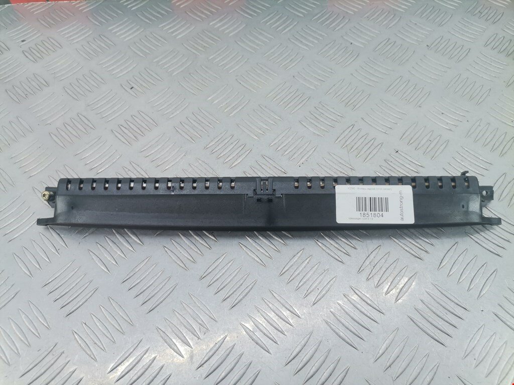 Фонарь дополнительный тормозной (стоп-сигнал) Volkswagen Golf 4 1J6945131C арт. 1851804