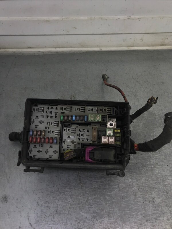 Блок предохранителей Opel Corsa S07 Z14XEP 13246926