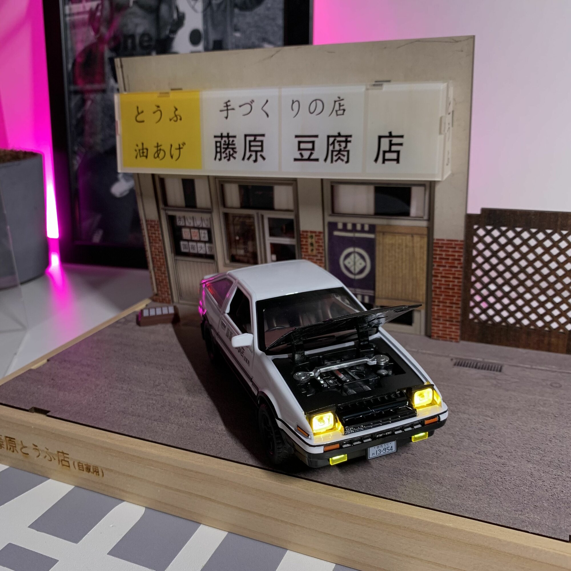 Ночник "Initial D" Toyota AE86, натуральное дерево, бежево-черный