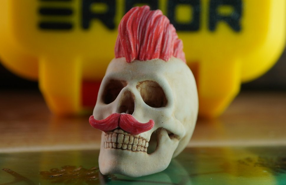 Бусина для темляка Error Хипстер Красный