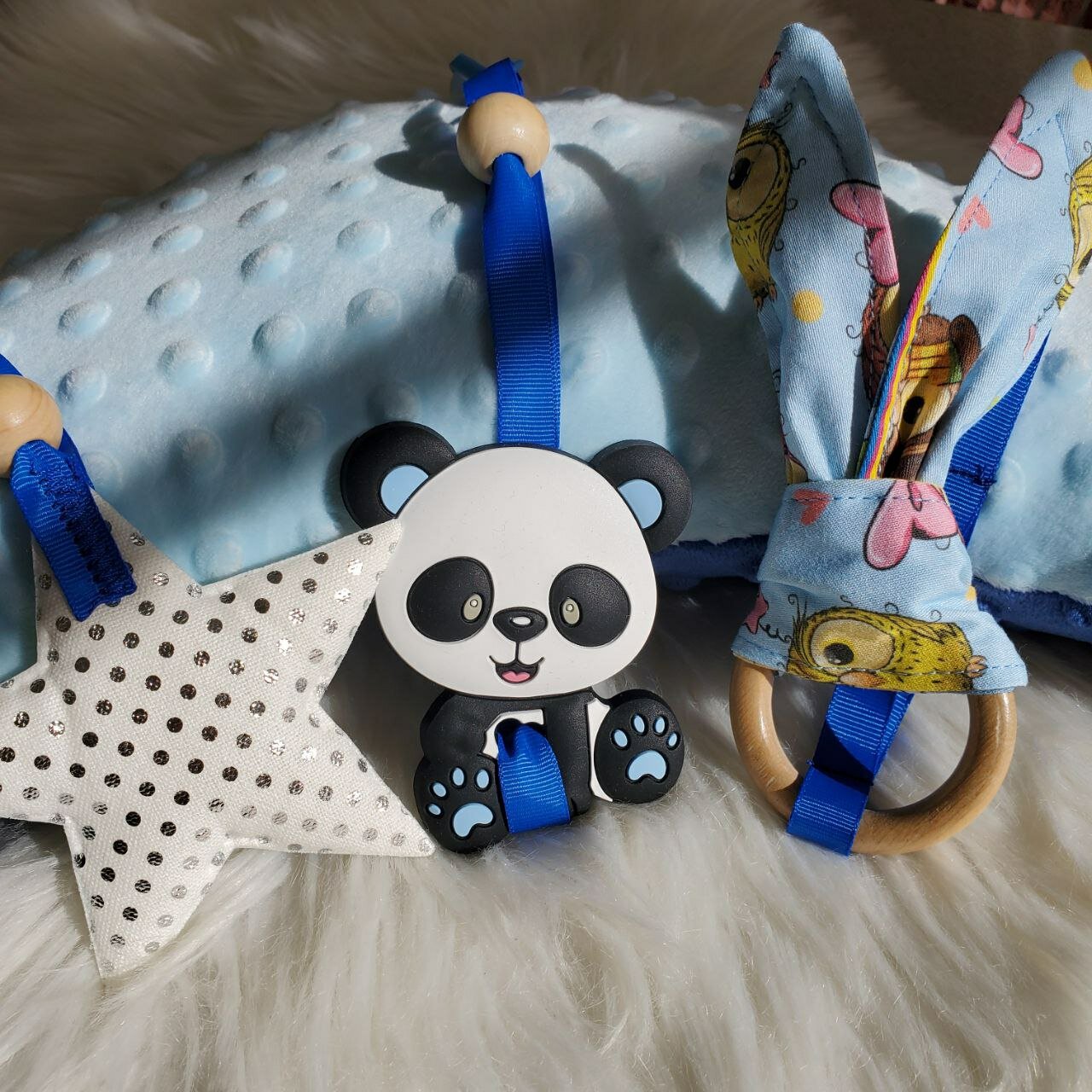 Подушка-подкова, валик позиционер для новорожденного с игрушками от коликов и газиков