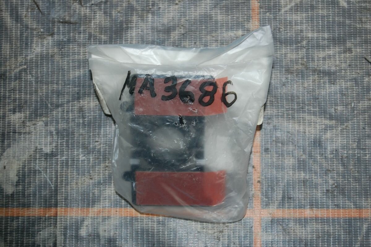 Кронштейн датчика парковки бампера переднего (угловой) для Infiniti Q50 (2013-н. в.) 285334GA1A