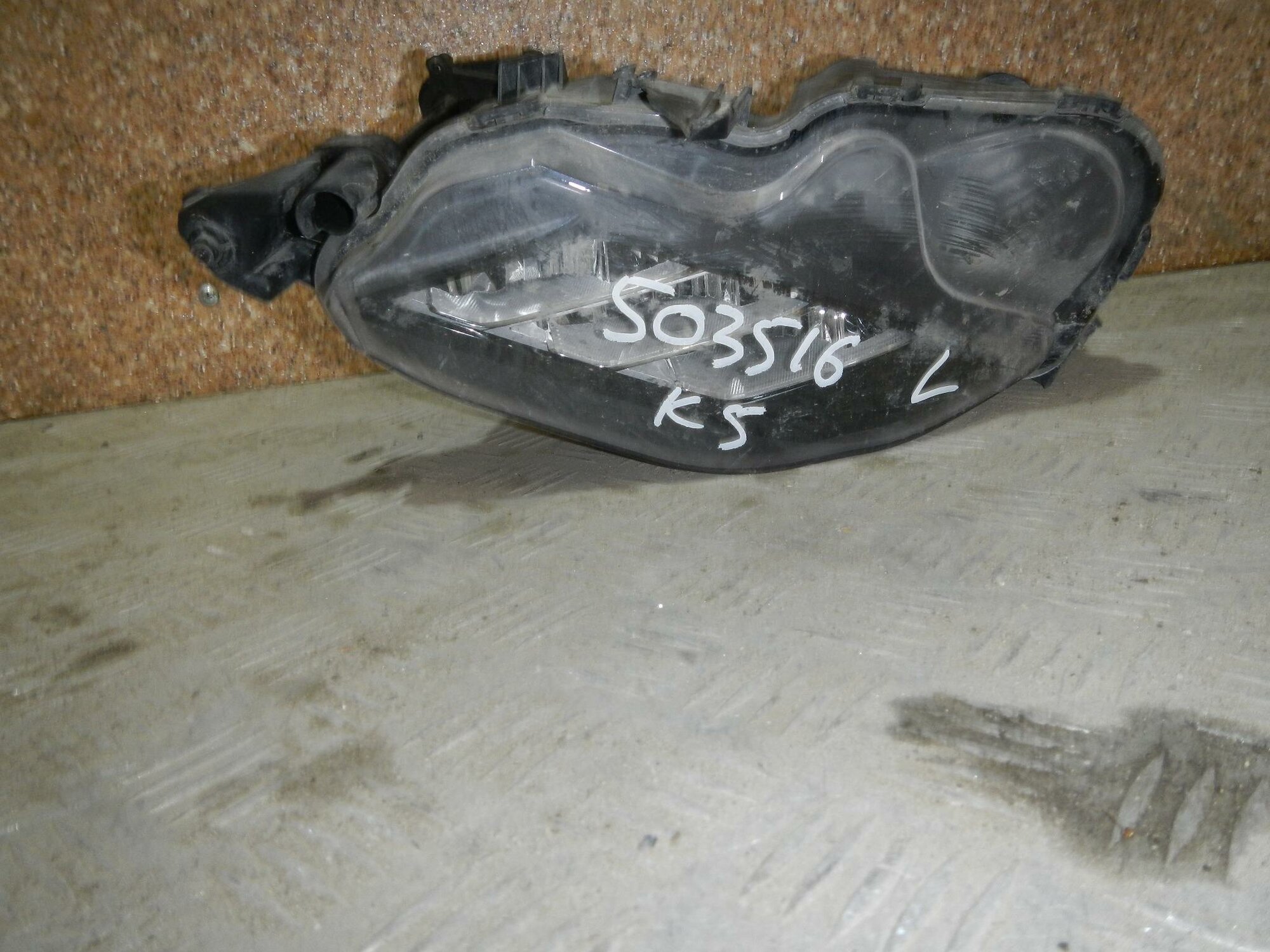 Б/У Фара противотуманная левая, KIA (Киа)-K5 (20-) KIA K5 (20-) сломано креплениие. 503516 Hyundai-KIA арт. 92201L2000