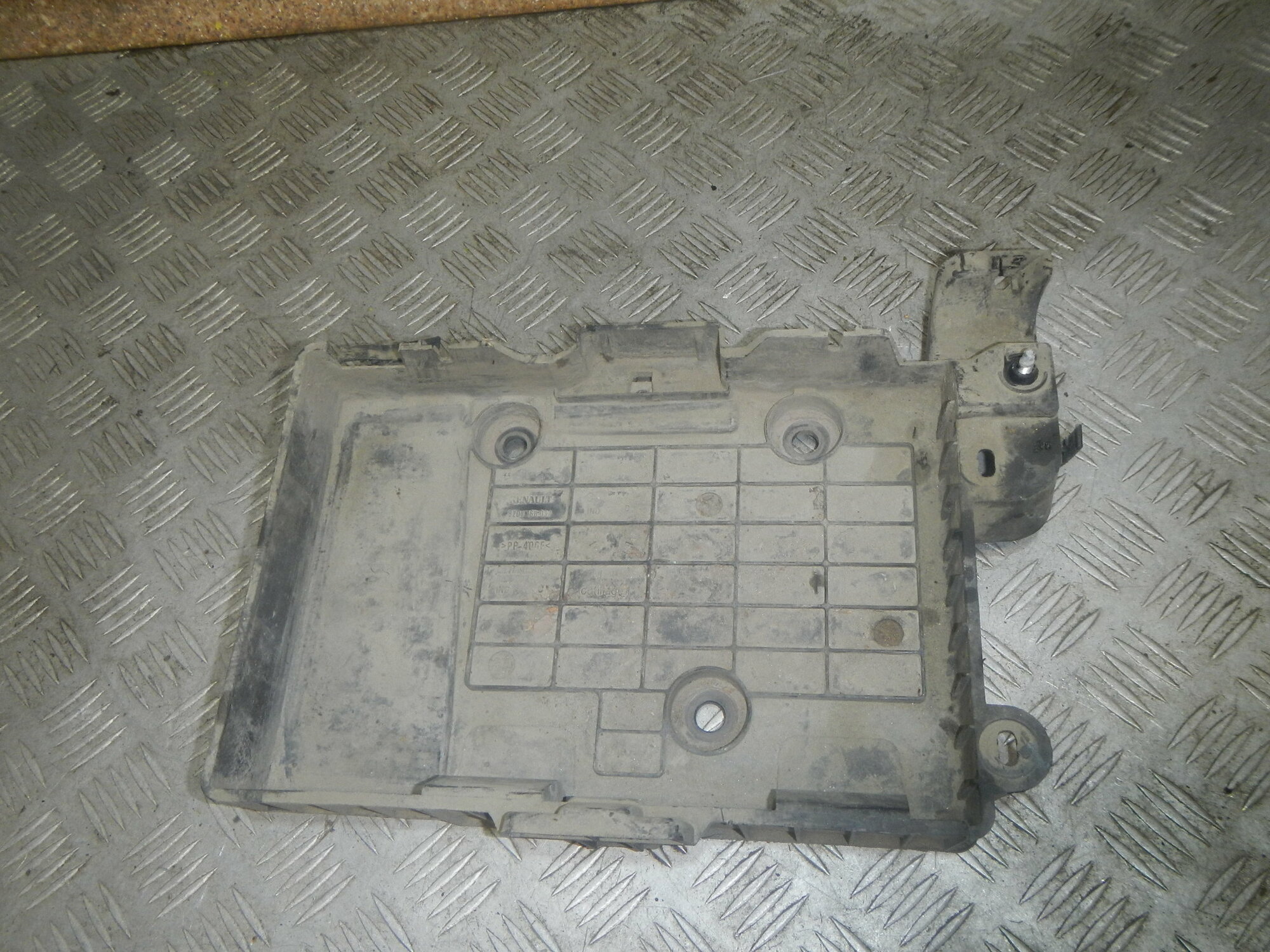 Б/У Крепление АКБ (корпус/подставка), Renault (Рено)-MEGANE II (02-09) RENAULT MEGANE II (02-09) Без видимых повреждений...