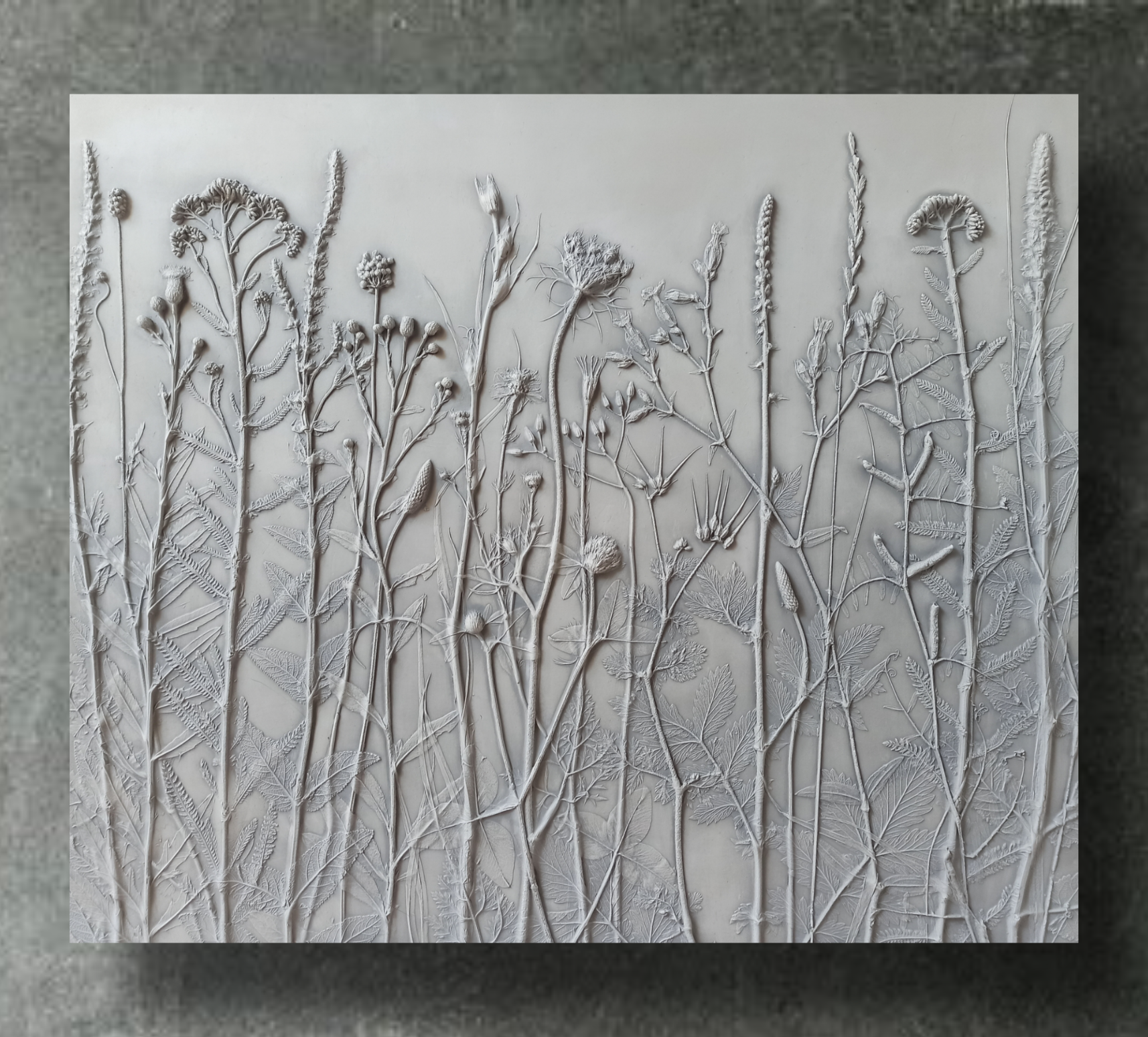 Картина. Ботанический барельеф. Панно. Гипсовый декор для интерьера 50*60*1,5 см, серый. Ручная работа