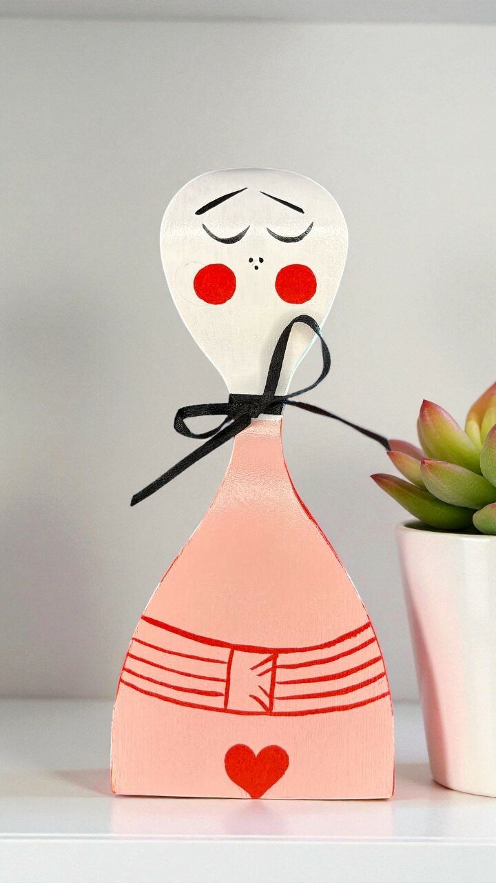 Деревянная фигурка "Сонечка" с росписью, ручной работы.