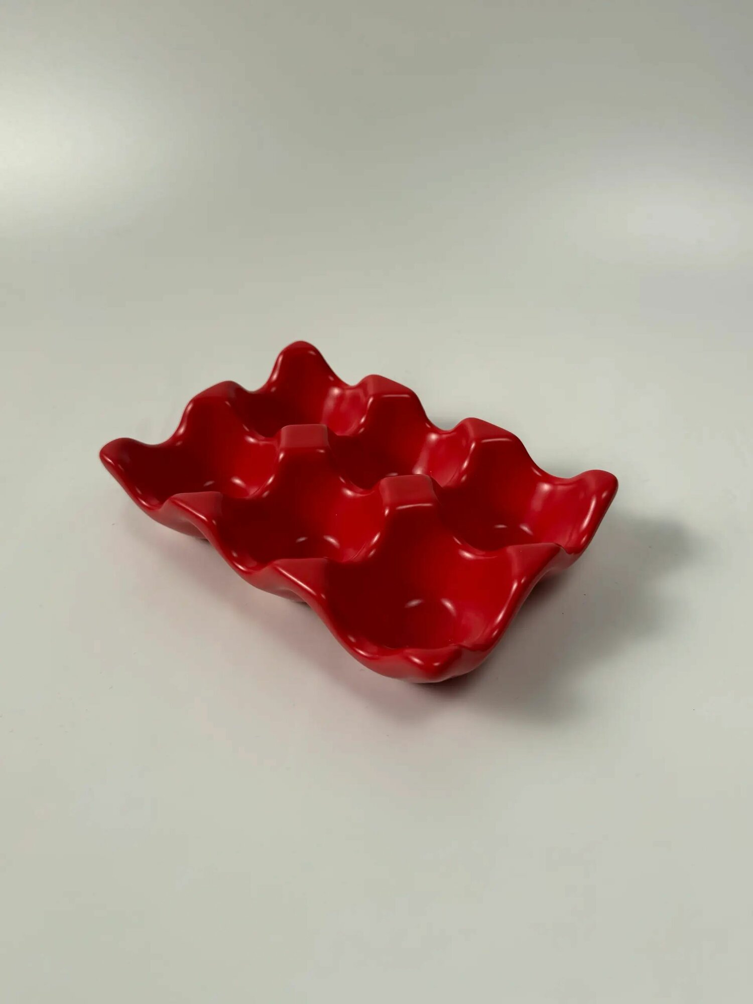 Подставка для яиц HOMYS, керамическая, цвет красный, 14,5x9,5x3,2 см
