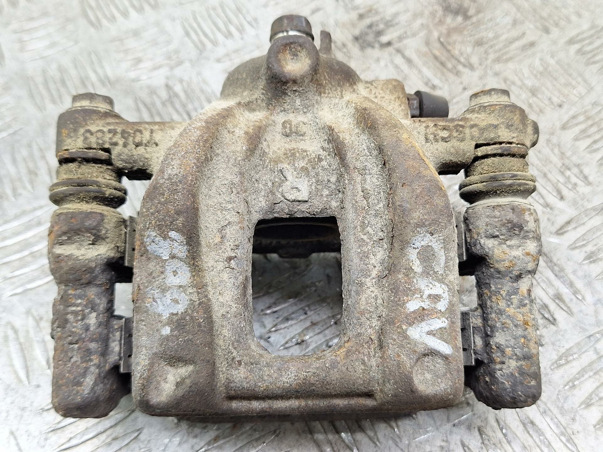 Суппорт тормозной задний правый Honda CR-V 3 (2006 - 2009) Y04283