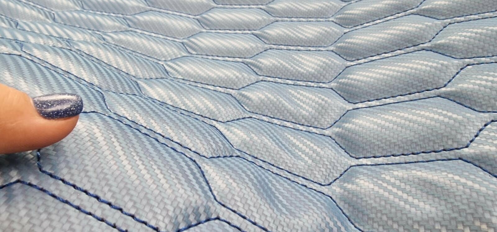 Экокожа CARBON стеганая, триплированая , цв. Синий, Стёжка Соты цв. нити синий 68*123 см