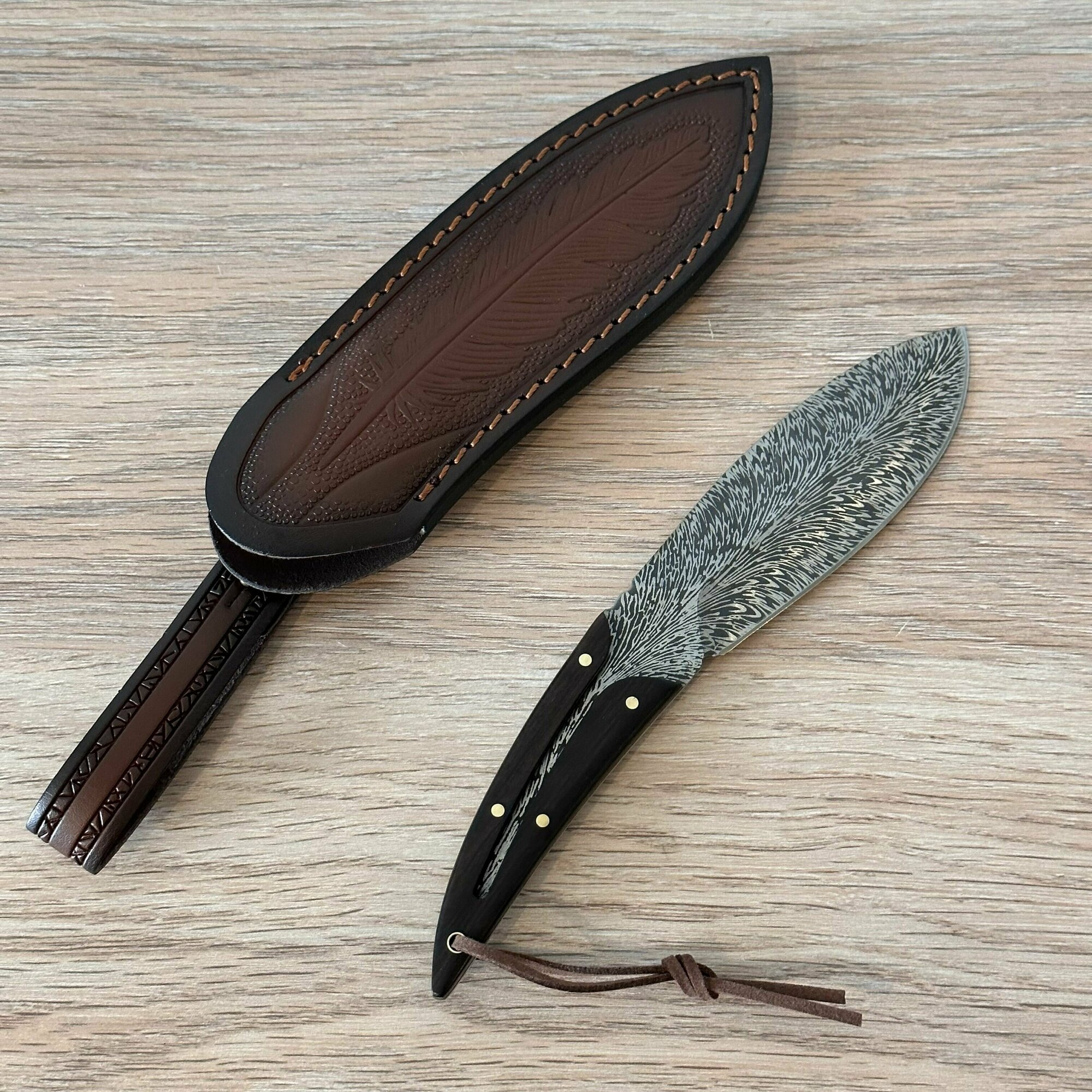 Нож Перо дерево