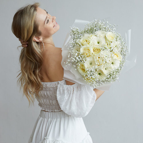 Букет Venus in Fleurs, герберы с гипсофилами, 25 штук, белый