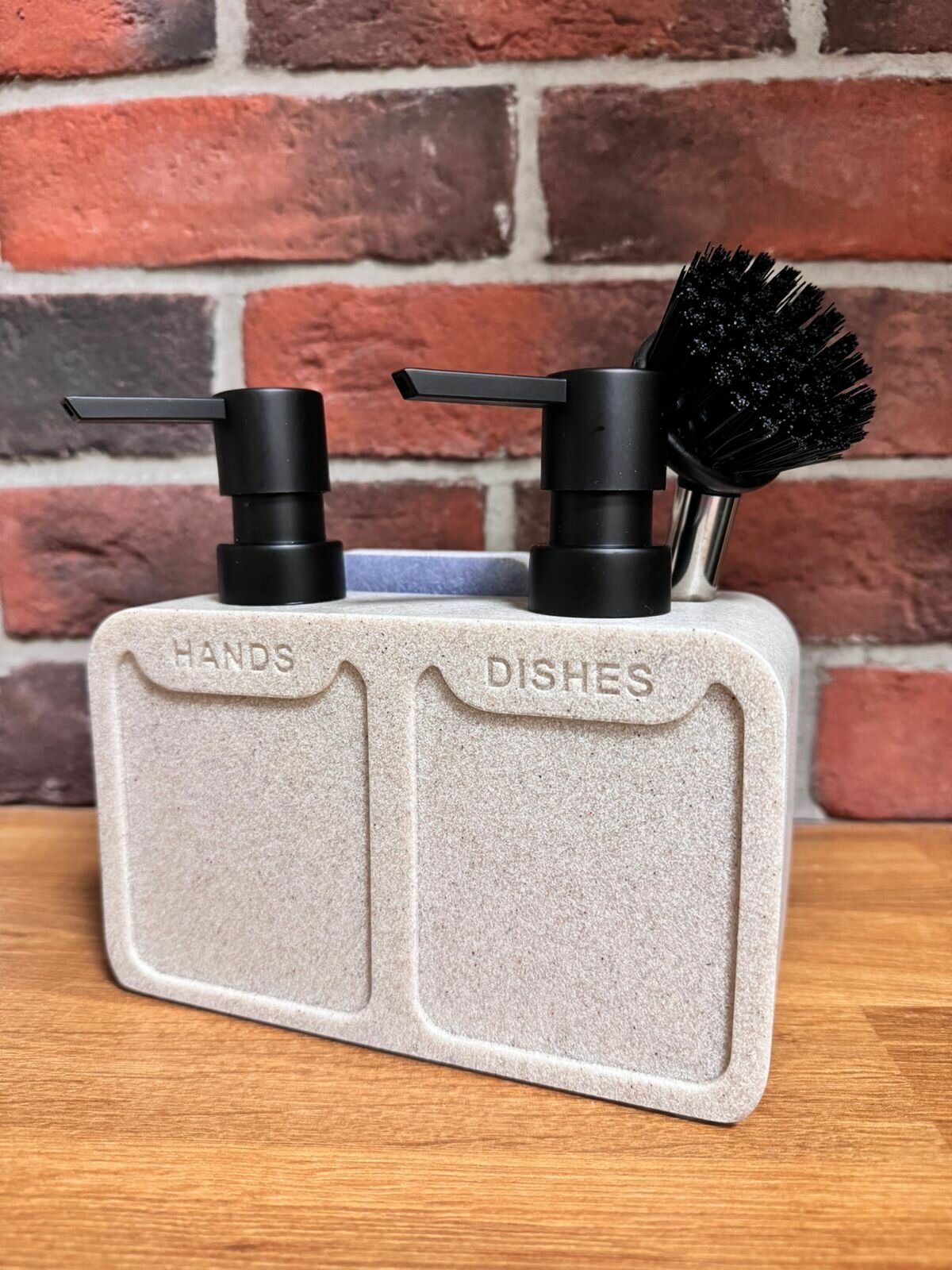 Дозатор для моющего средства на кухню двойной , диспенсер для мыла с губкой и щеткой бежевый