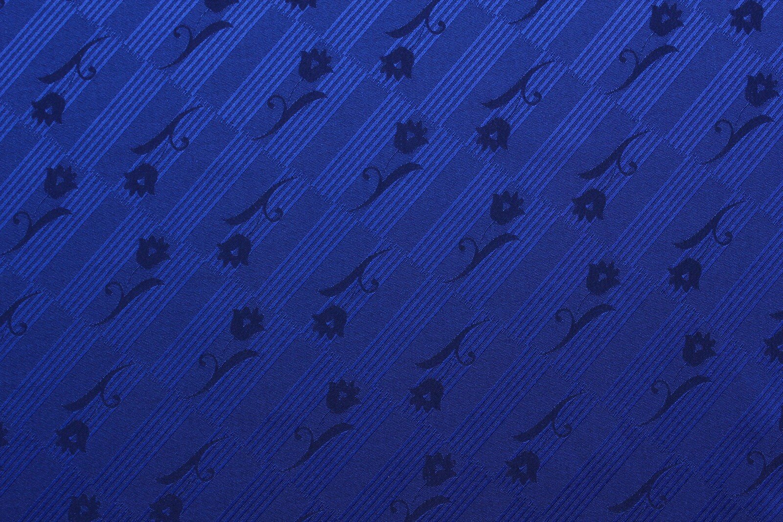 Ткань Шелк-жаккард ярко-синий (электрик) в мелкий цветочек, ш136см, 0,5 м