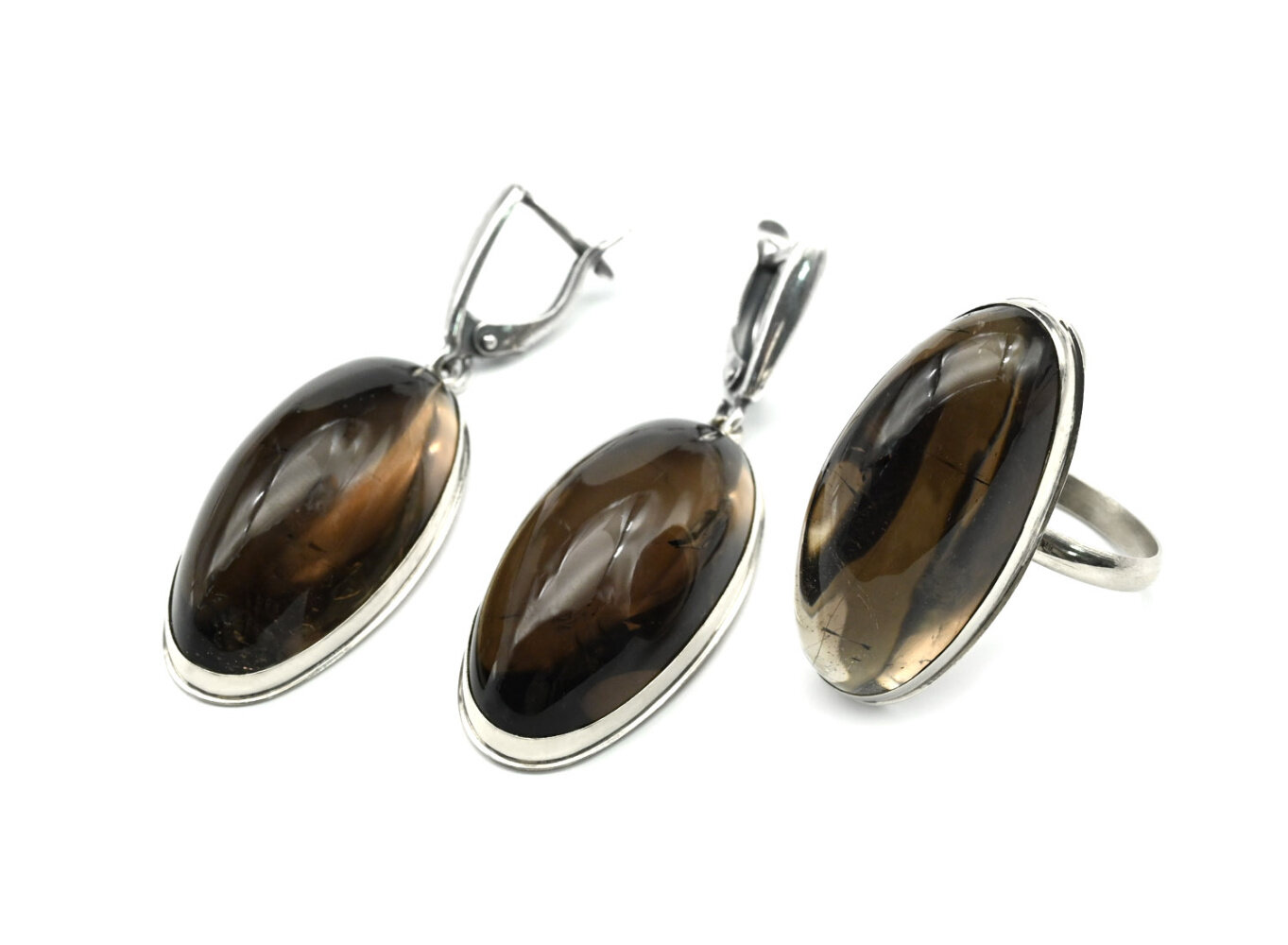 Комплект бижутерии: кольцо, серьги, топаз