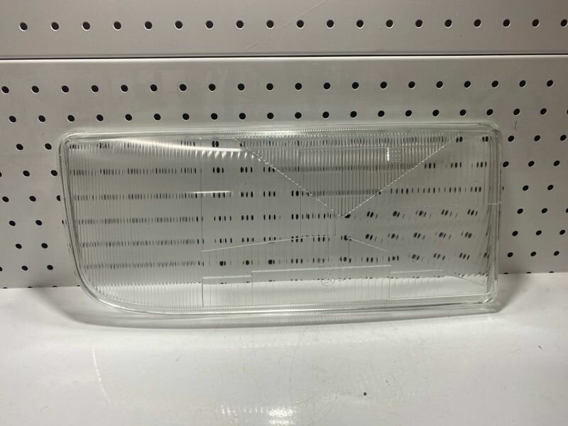 Стекло фары рифленое правое мерседес актрос МП1(MERCEDES ACTROS MP1 AXOR)