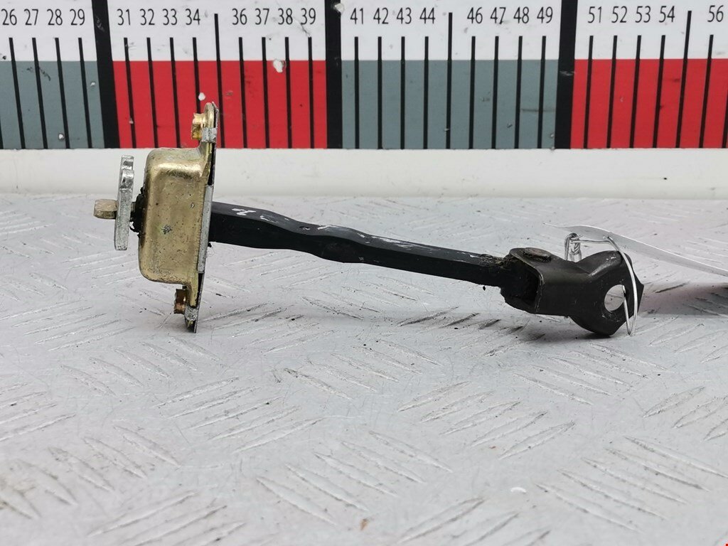 Ограничитель открывания двери Toyota Yaris_Verso 6864052020 арт. 1987996