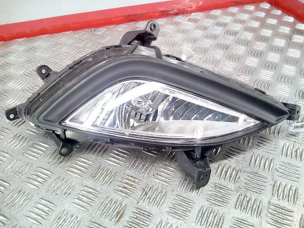 Фара противотуманная левая Hyundai i20 1 922011J500 арт. 478600