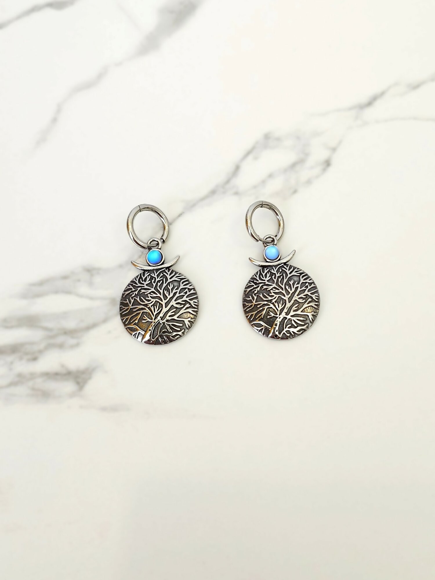 Моносерьга кафф, славянский оберег, искусственный камень, металл