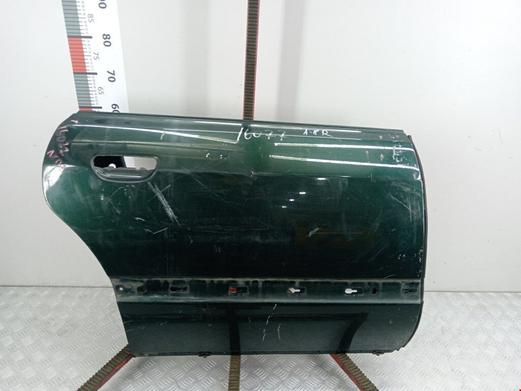 Дверь задняя правая Audi A8 D2 4D0833052A арт. 2088098