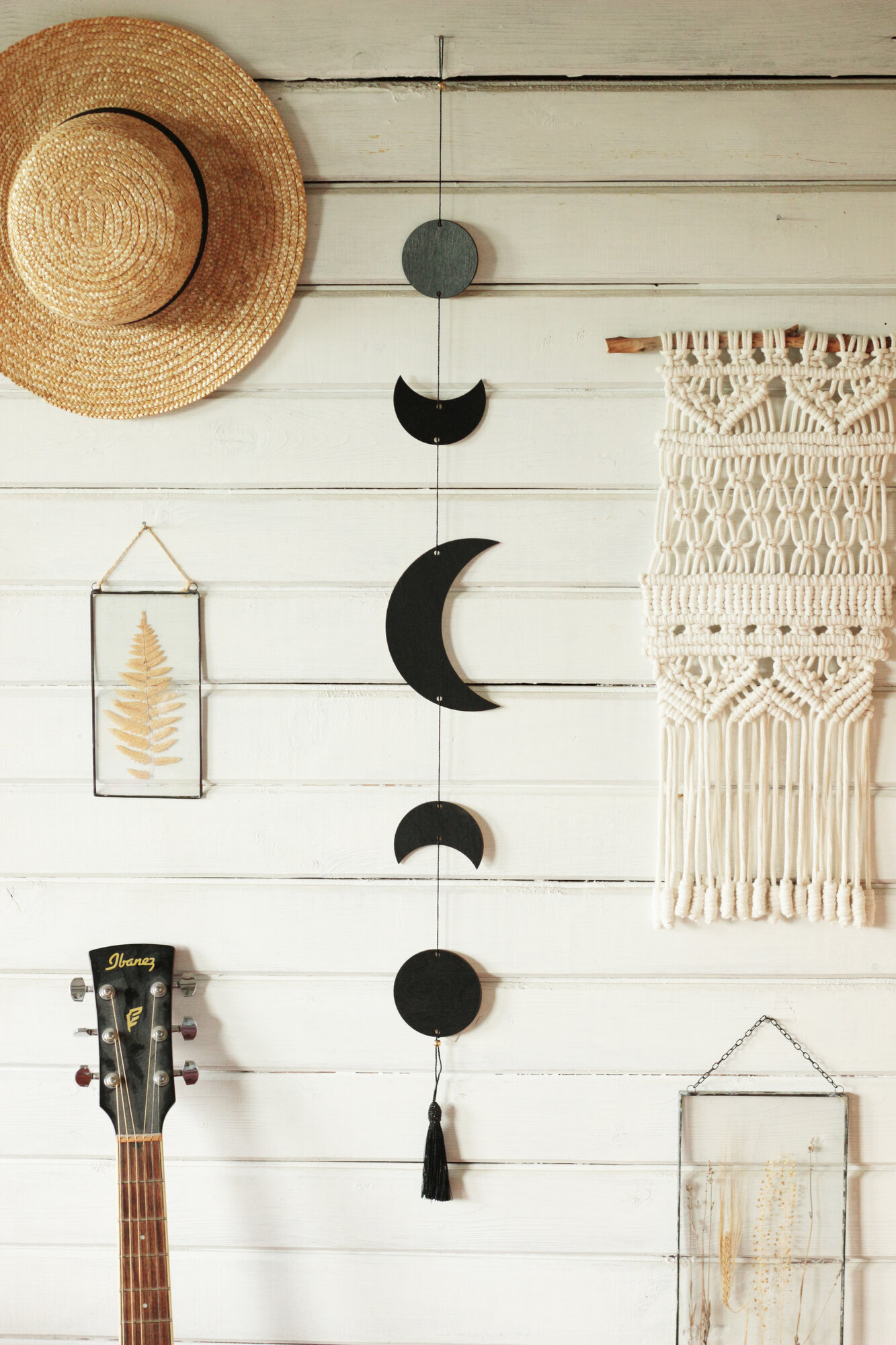 Бохо декор "Фазы Луны' в готическом стиле