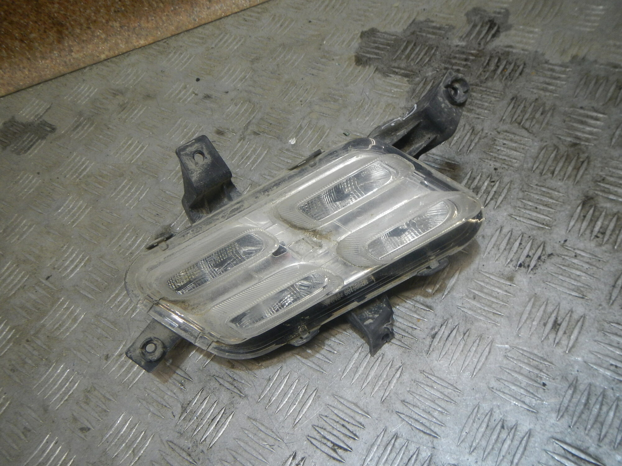 Б/У Фара дневного света левая (ходовые огни), Chery (Чери)-TIGGO 8 (18-) Chery TIGGO 8 (18-) Сломано крепление, поврежде...