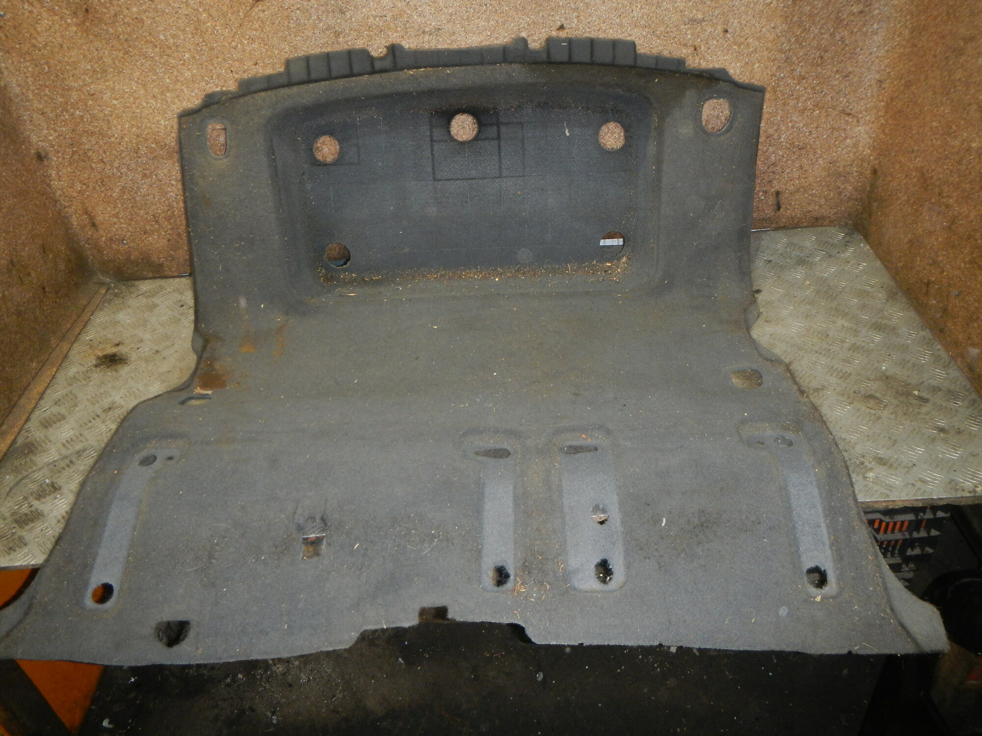 Б/У Пол багажника, SsangYong (Сангйонг)-KYRON (05-) SSANGYONG KYRON (05-) Грязный. 524485 SSANG YONG арт. 7724309512ABQ