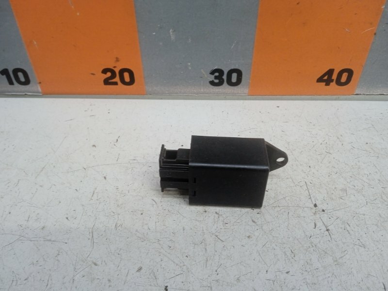 Б/У противотуманных фар, Ваз 2110 Реле Лада 2110 2002 21103 267562 LADA арт. 21143747610