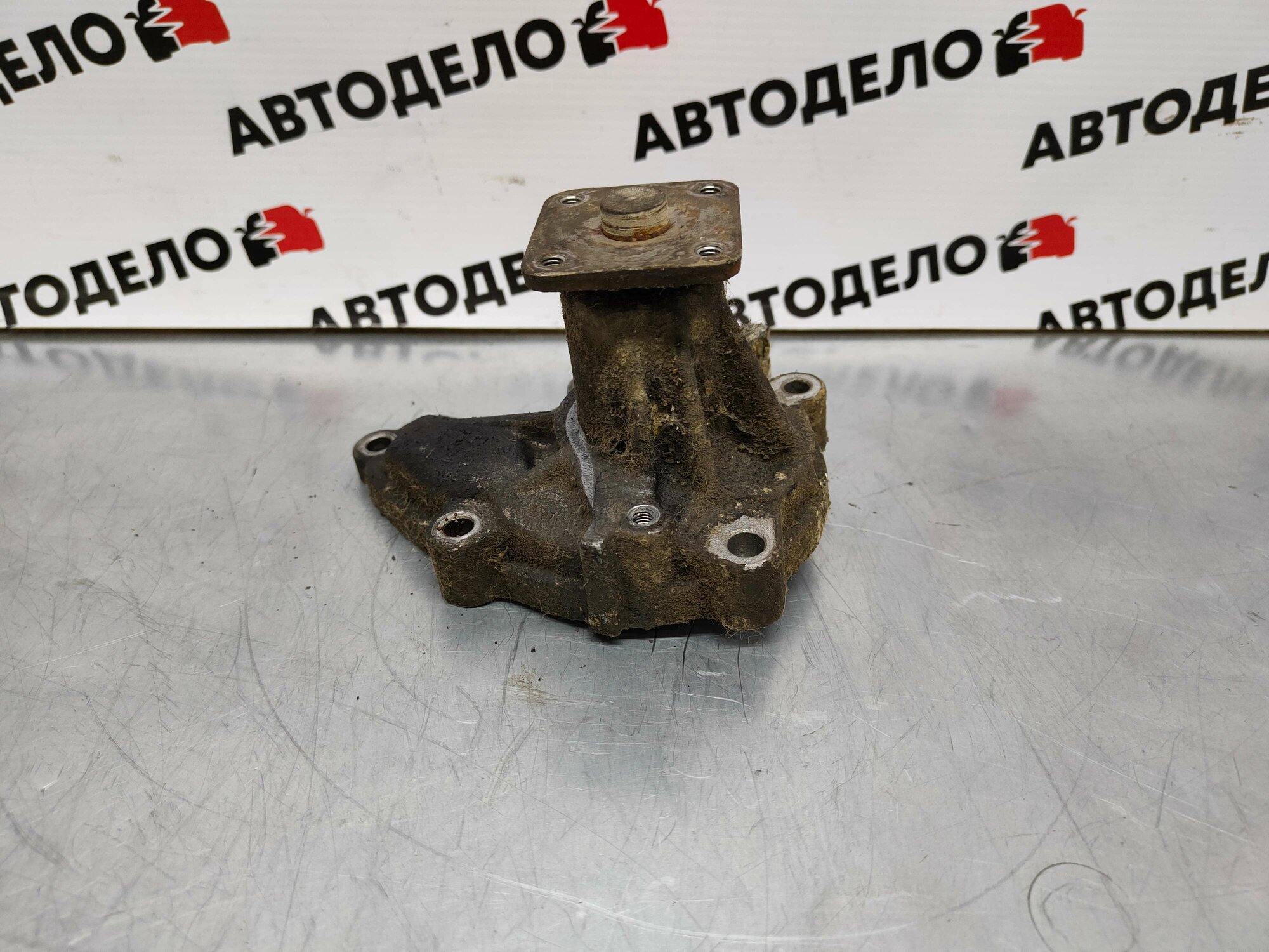 Помпа Nissan Serena C23 1998 г.в