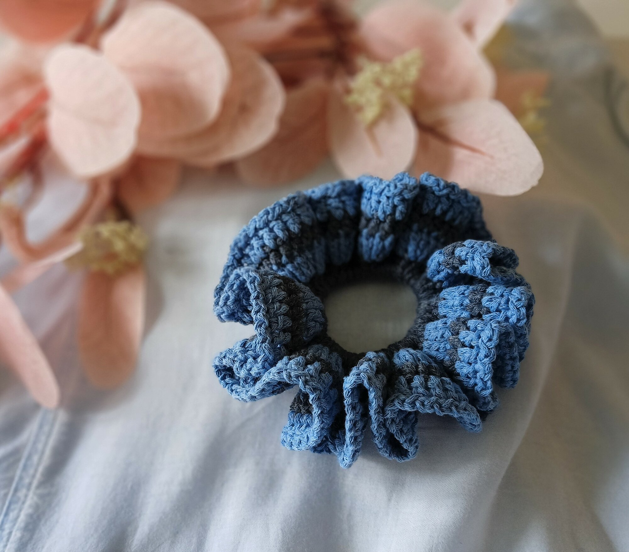 Резинка для волос 1шт, пышная, хлопок, женская, голубая, ручная работа, вязаная.