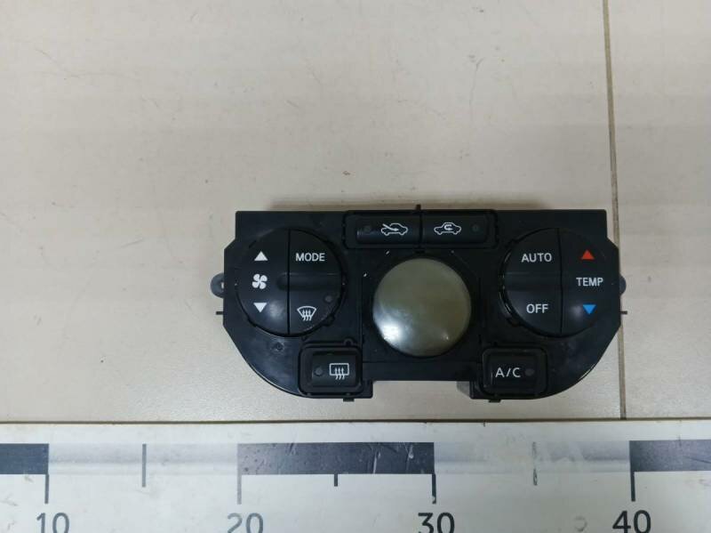 Блок управления климатической установкой Nissan Tiida C11 2007-2014 кат.номер: 27500ZW90A