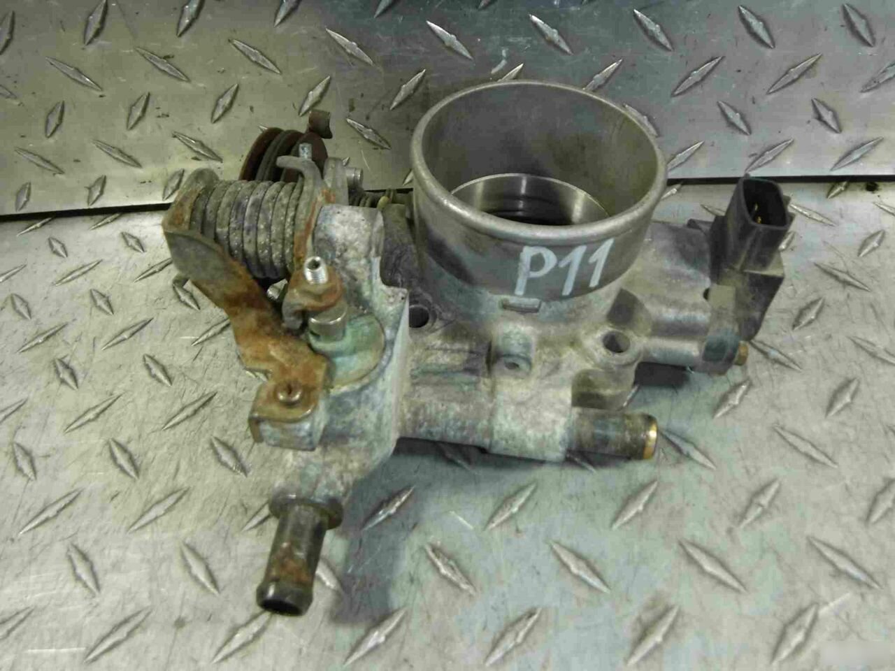 Заслонка дроссельная механическая Nissan Primera P11 (1995—2000) 161192J201