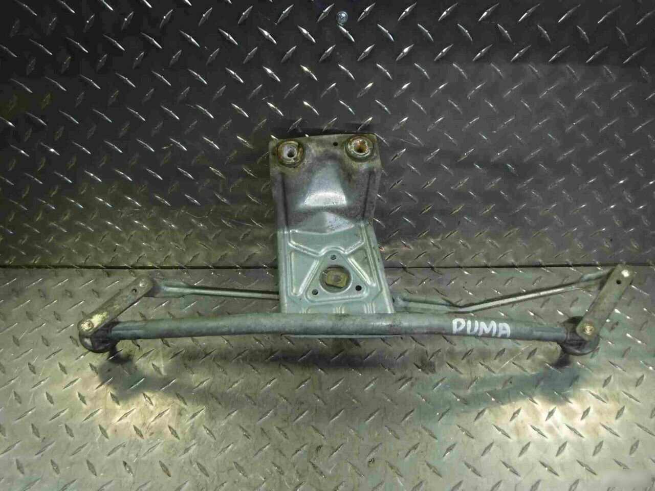 Трапеция стеклоочистителей Ford Puma I (1997—2003) 1034663