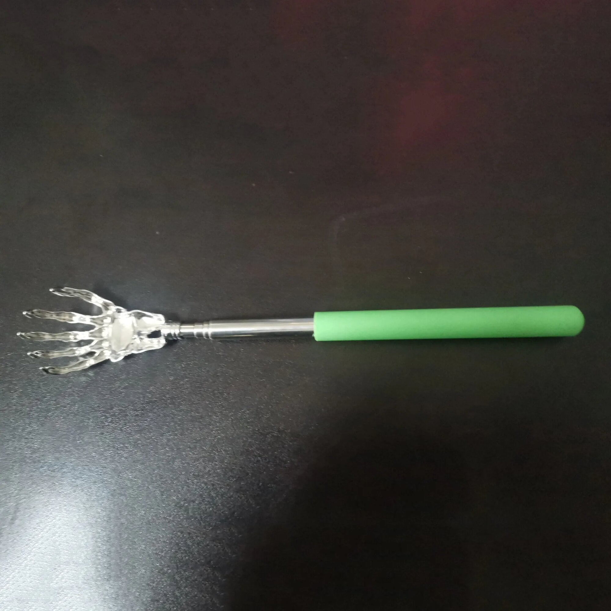 Телескопическая чесалка для спины UOEO Green