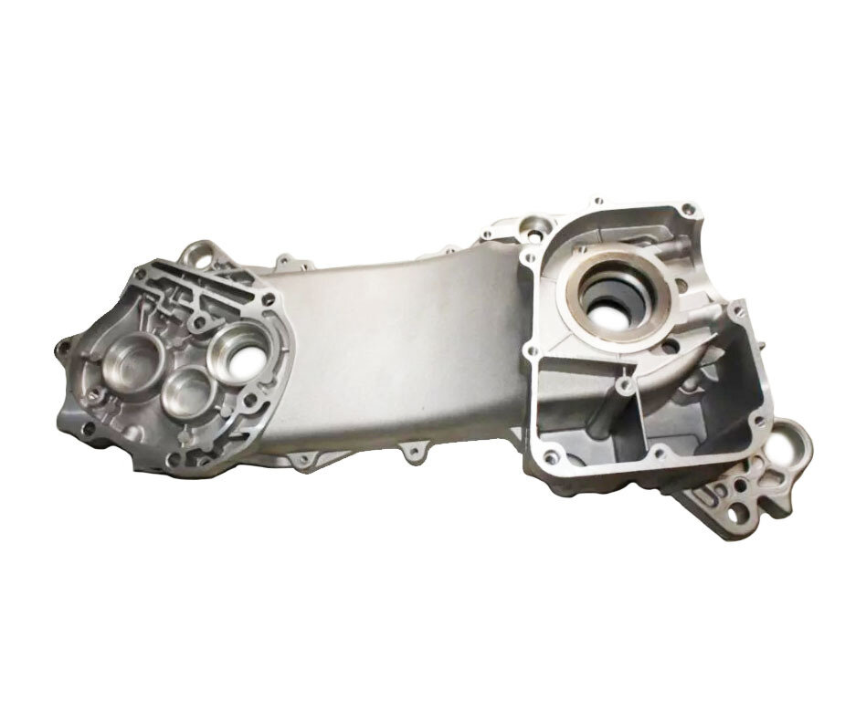 Картер двигателя 139QMB, левый (под колесо 12")