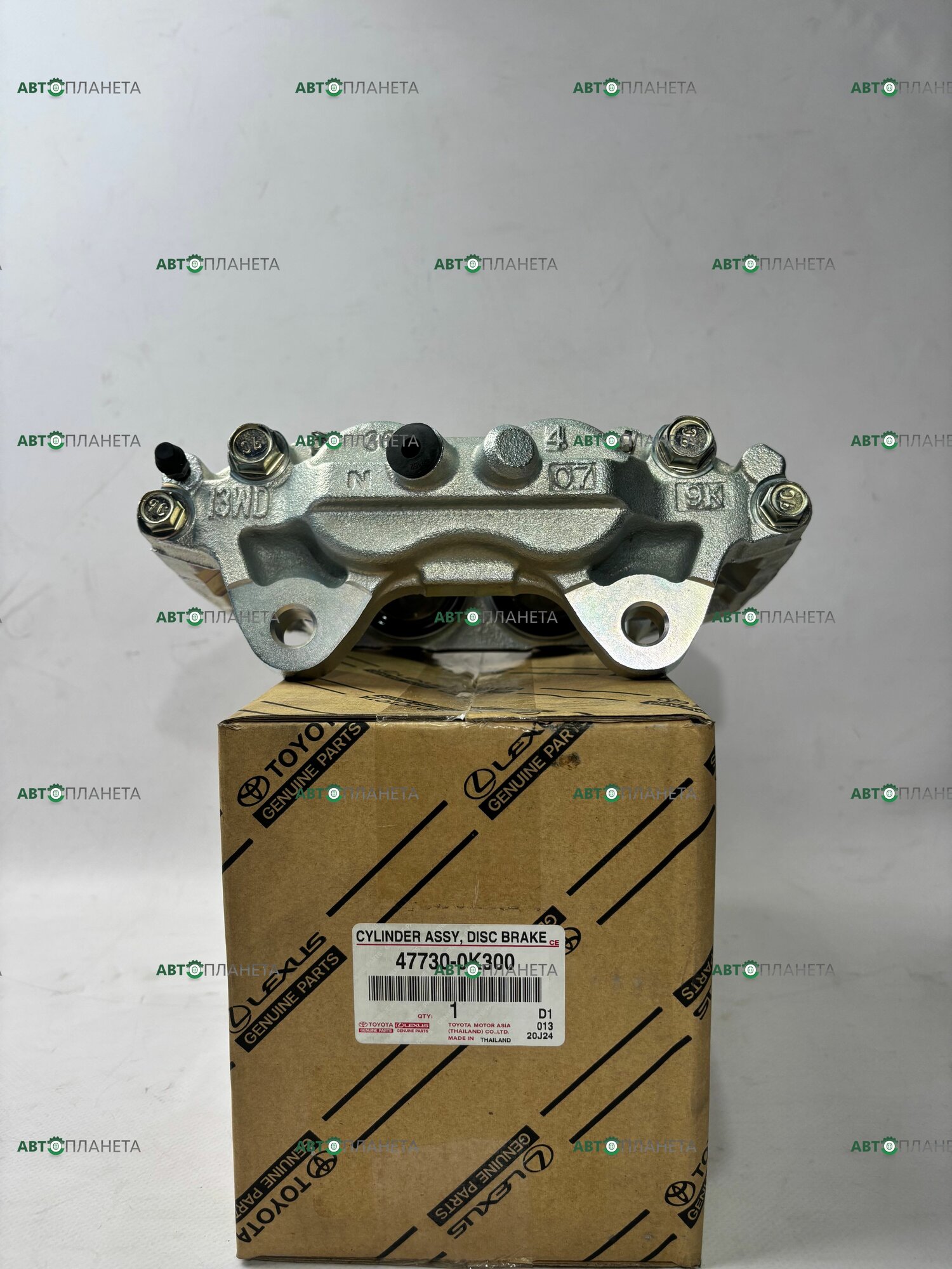 Суппорт тормозной передний правый Toyota 47730-0K300