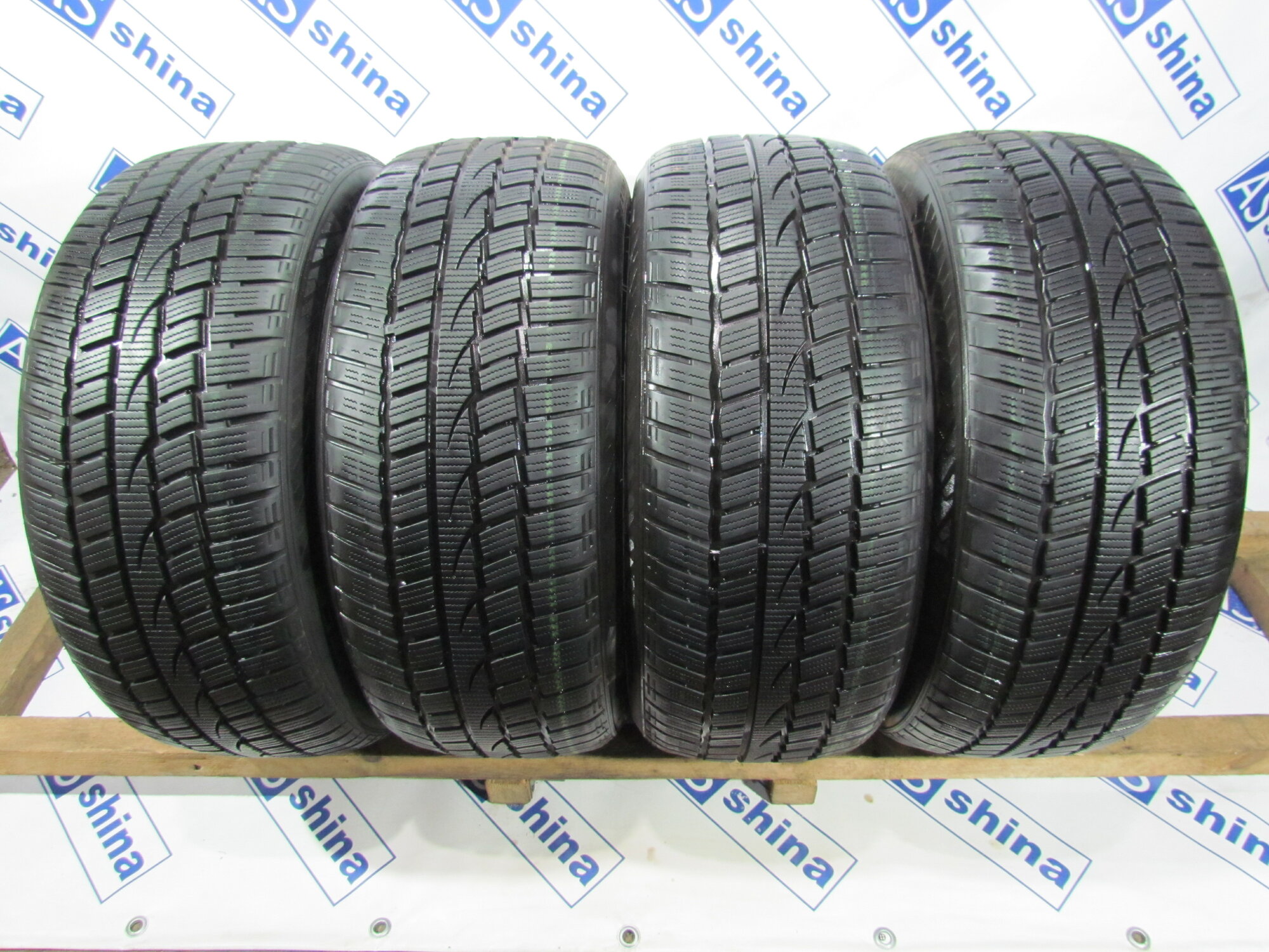 Windforce Snowblazer UHP 225 50 R17 зимние БУ шины 5-10% износ , артикул 0028630