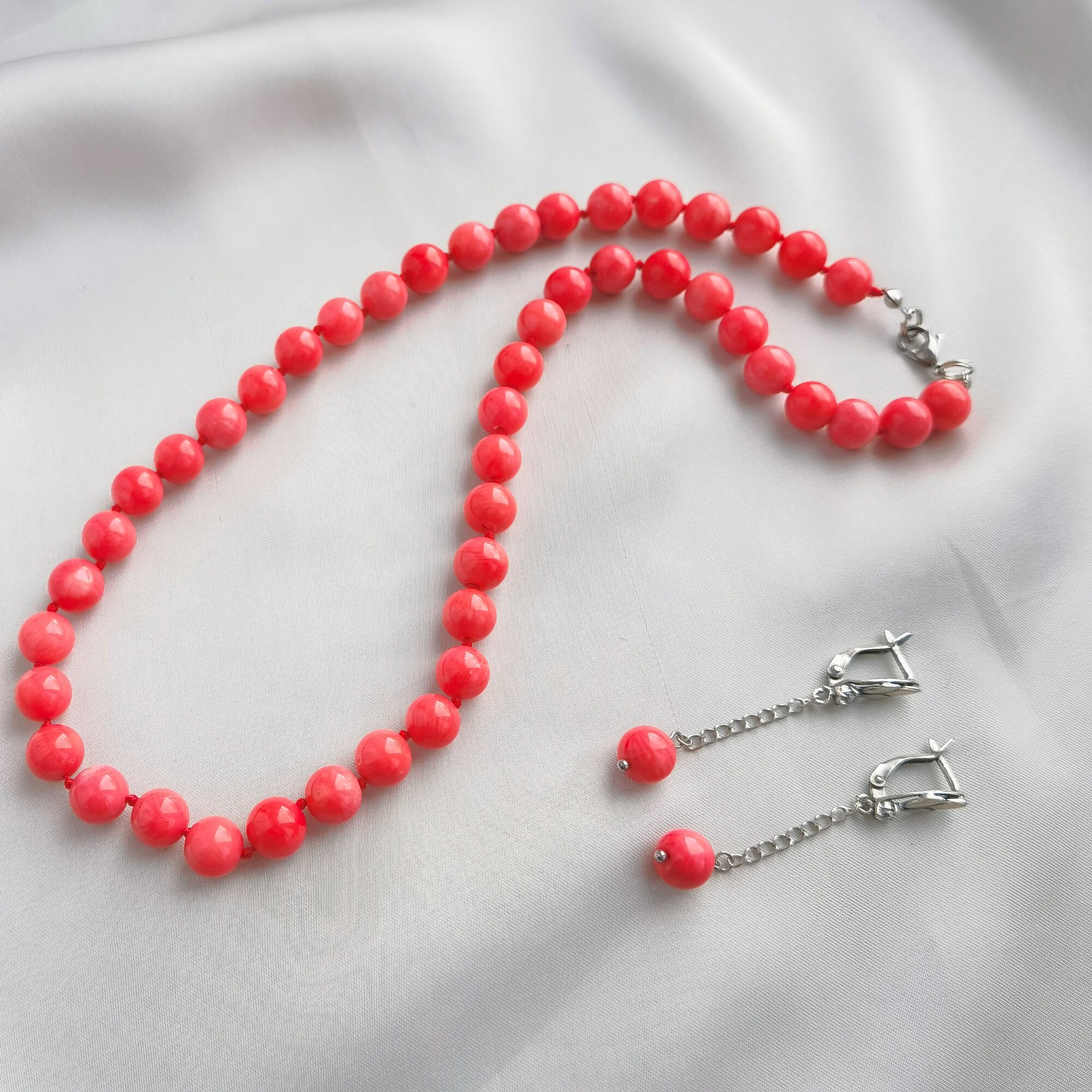 Комплект бижутерии: серьги, колье, коралл