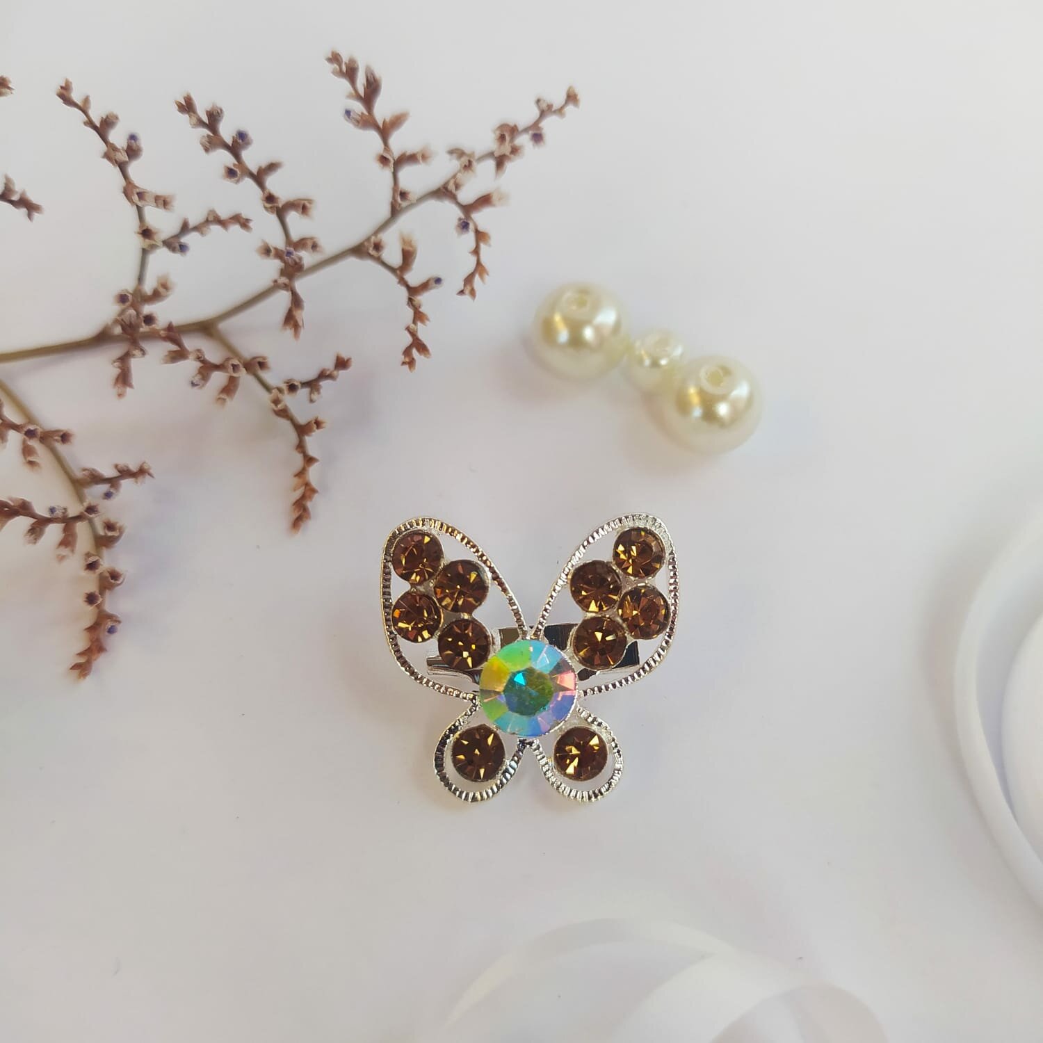 Брошь, стразы