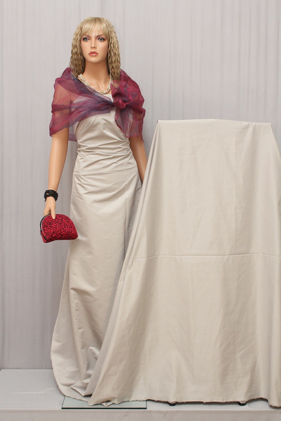 Ткань плащёво-курточная с лёгким водоотталкивающий эффектом светлая серебристо-серая, ш140см, 0,5 м