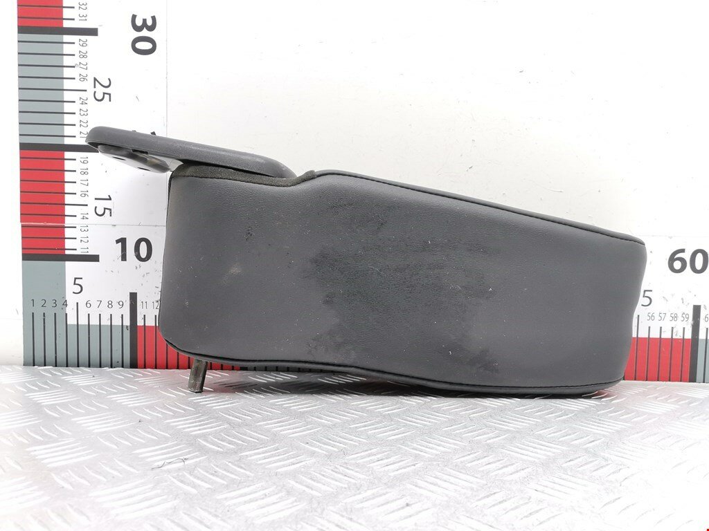 Подлокотник Mitsubishi Pajero 3 MR402412 арт. 1889350