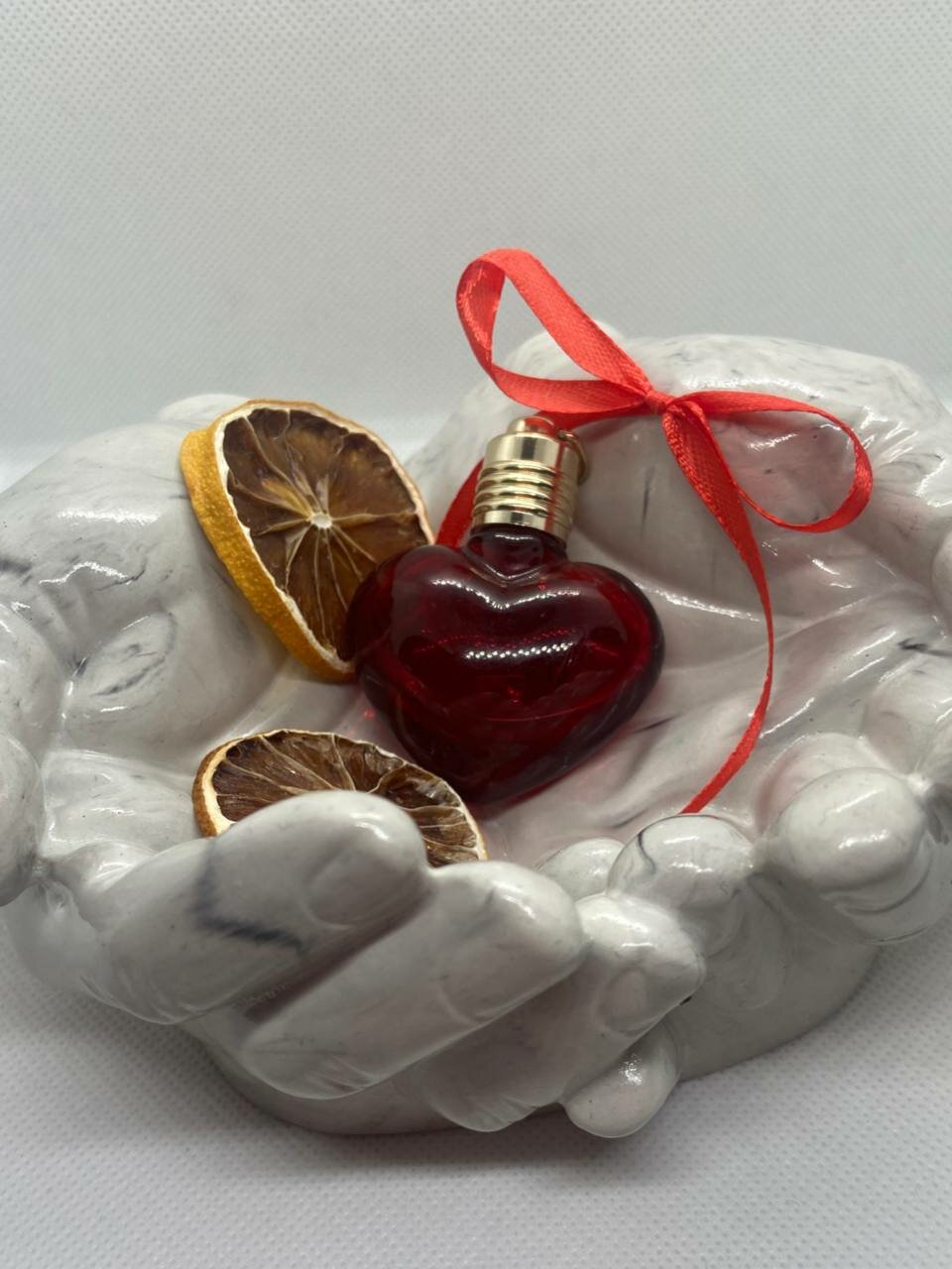 Декоративное изделие Кознов А. "Руки Давида", гипс, мраморный цвет