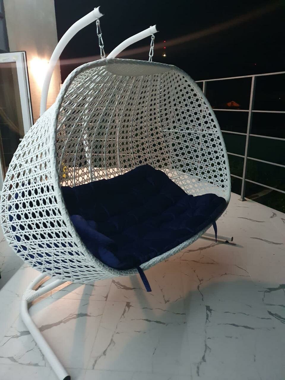 Диван подвесной "Венеция", белый, выдерживает 350кг, ширина 2м, глубина сидения 95см