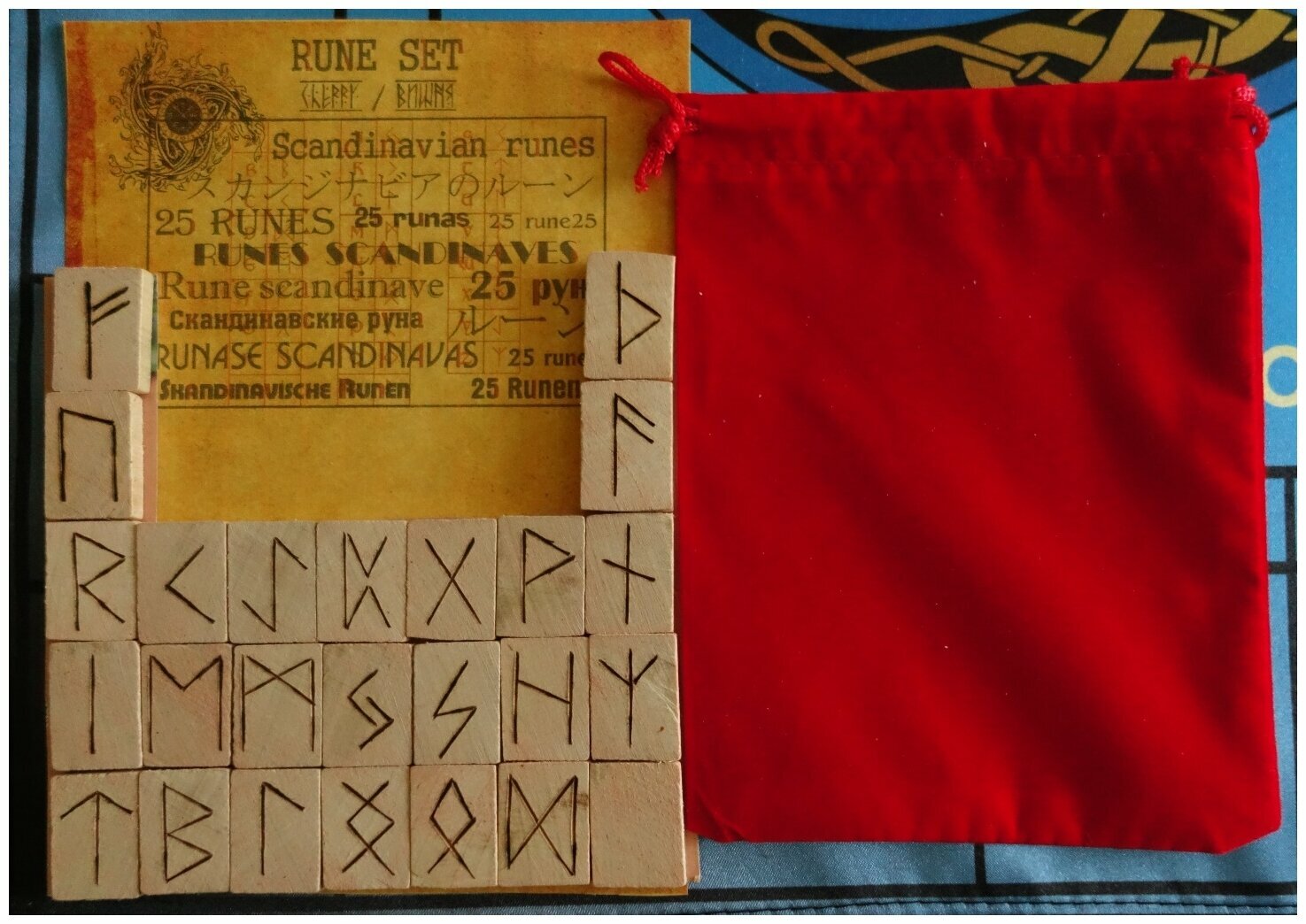 Скандинавские деревянные руна Вишня