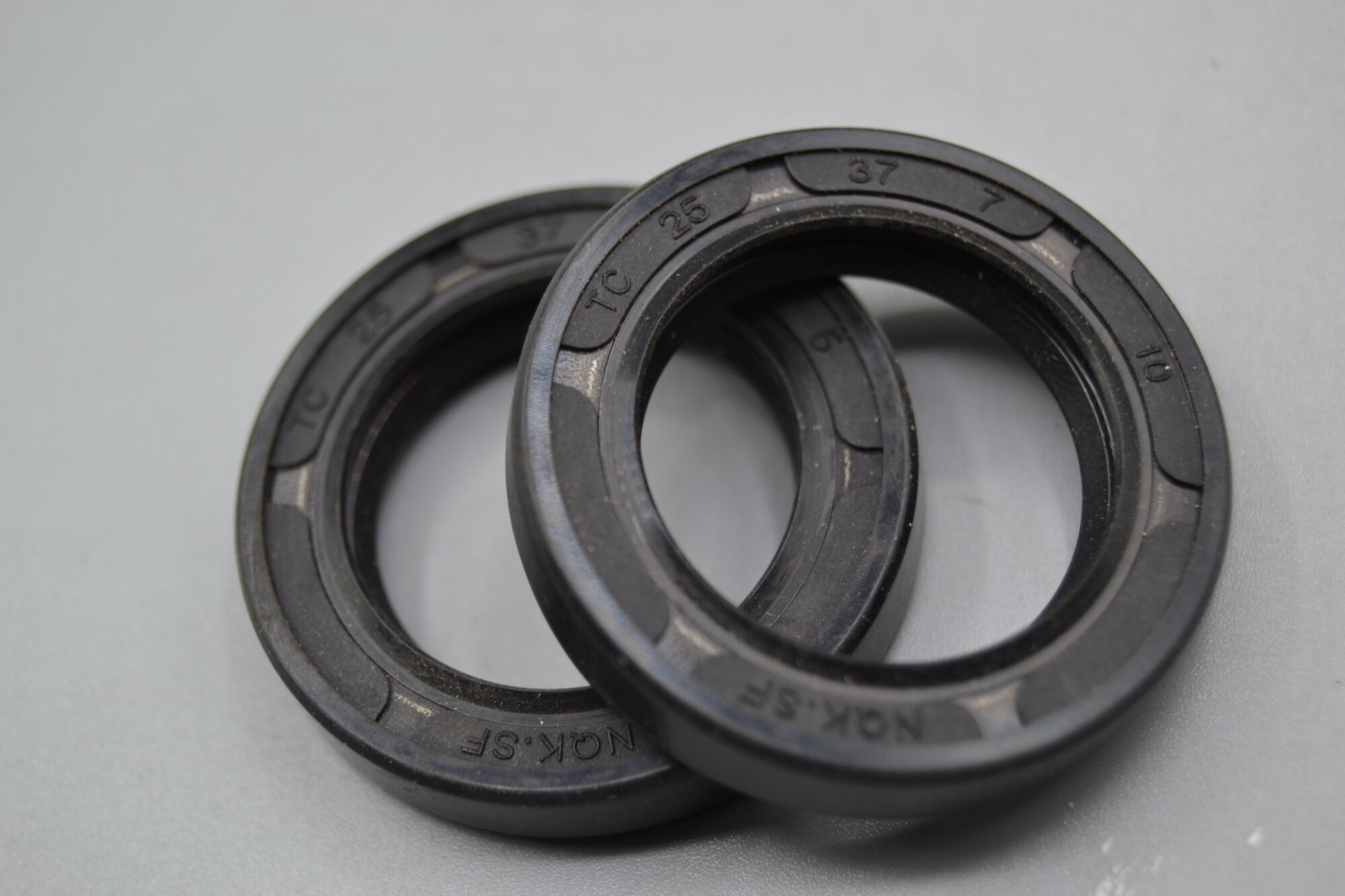 Манжеты сальники 25x37x7, (2шт)