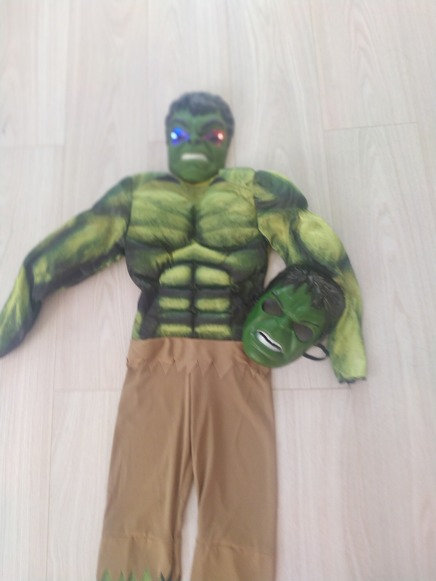Карнавальный костюм с мускулами Халка со святящейся маской (Hulk Costume)